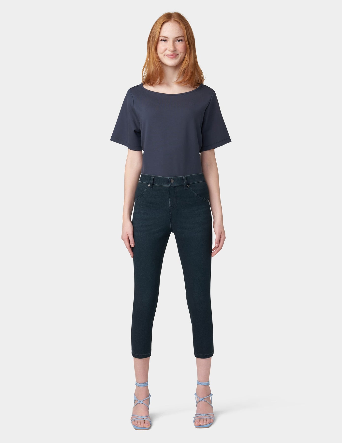 Hi-Rise Ultra Soft Denim Capri Legging – HUE